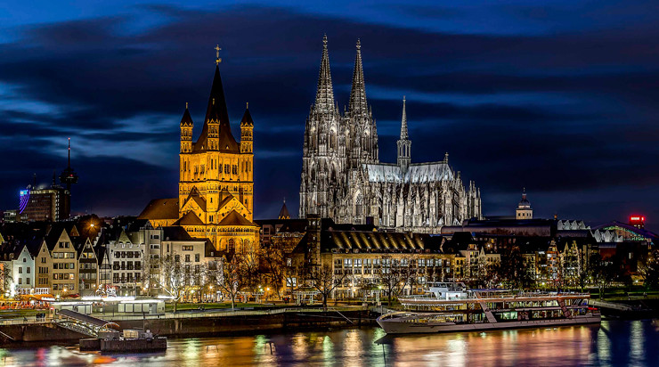 SOKRAT ISPRED KATEDRALE U KELNU ! – Ljubušaci