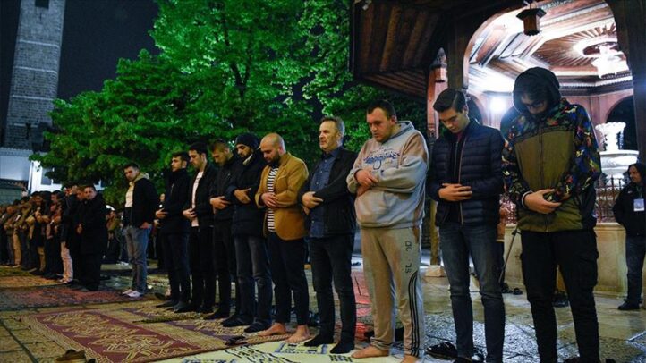 TERAVIH- NAMAZ – Ljubušaci